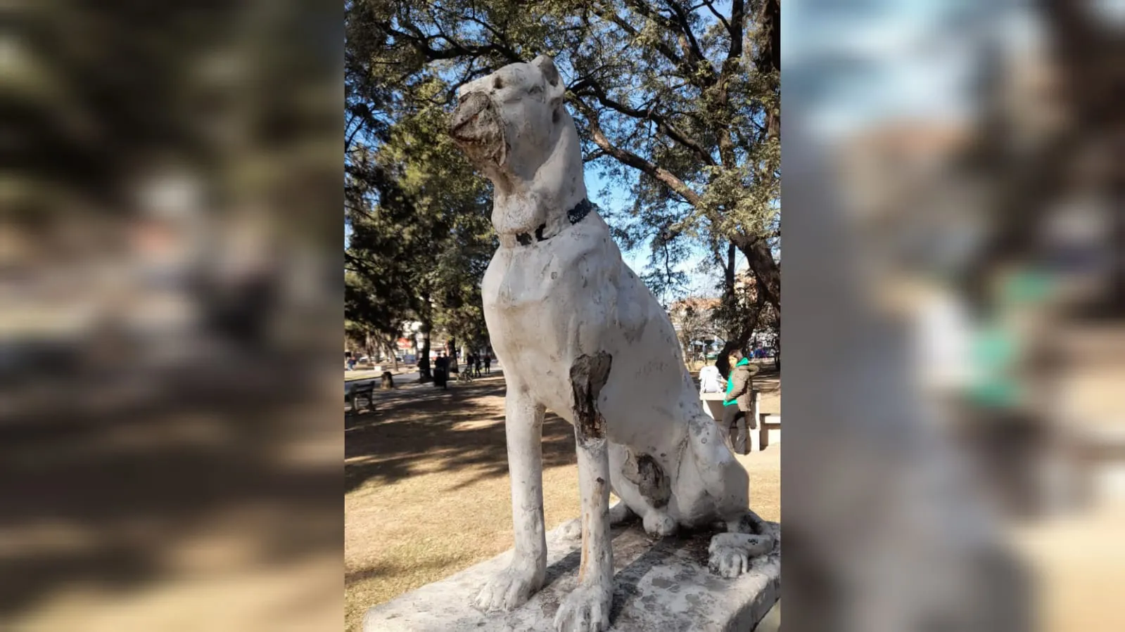 Destruido e irreconocible el monumento que evoca a las mascotas